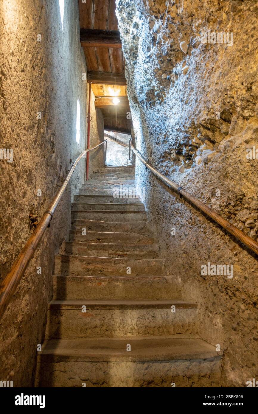 Catacomb hi-res stock photography and images - Alamy