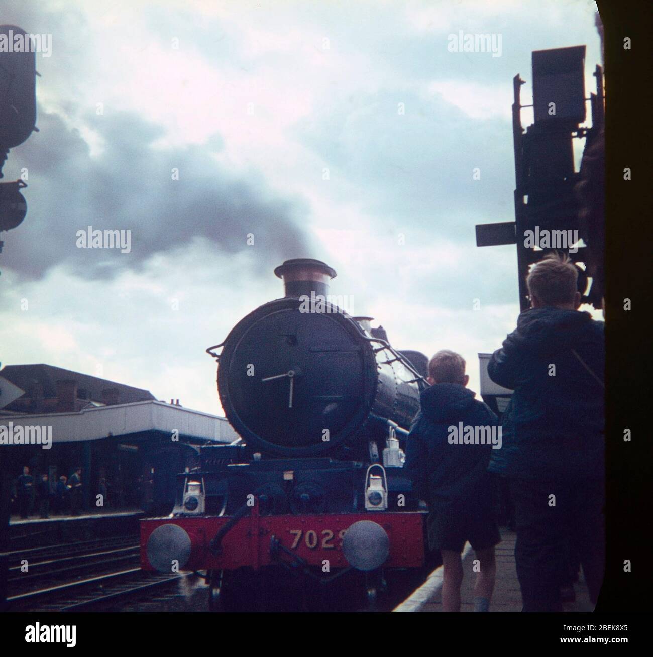 1967 steam train with spotters hi-res stock photography and images - Alamy