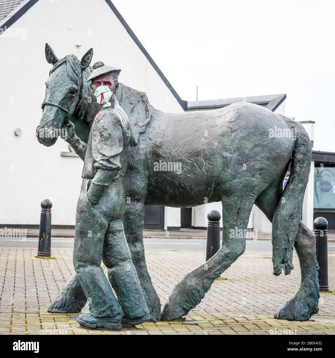Irvine, UK. 14th Apr, 2020. The iconic statue of the Carter and his ...