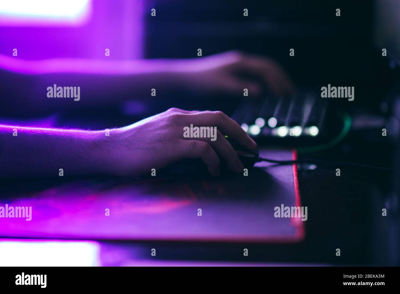 Computer game play side hi-res stock photography and images - Alamy