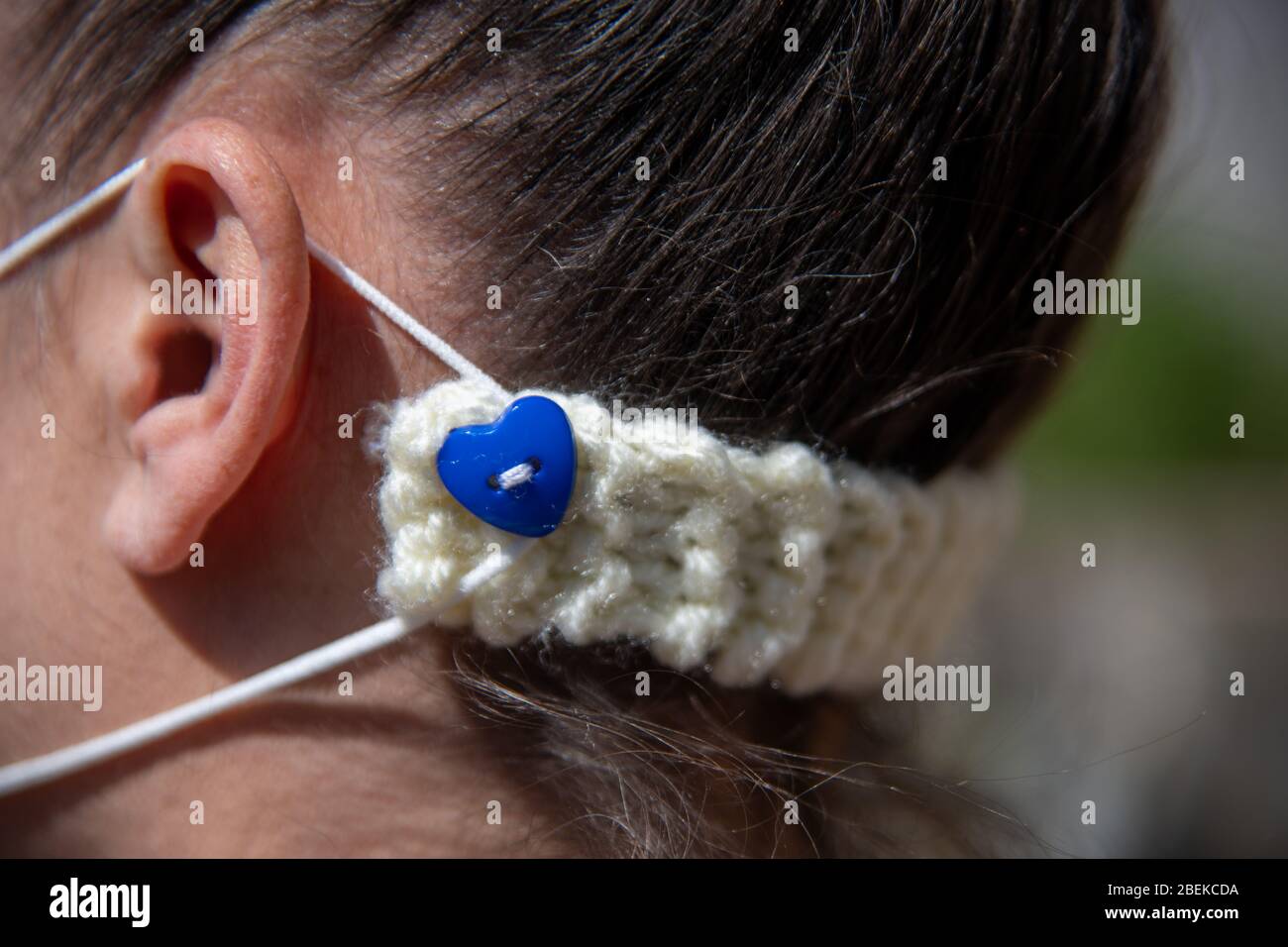 Face shield mask hi-res stock photography and images - Alamy