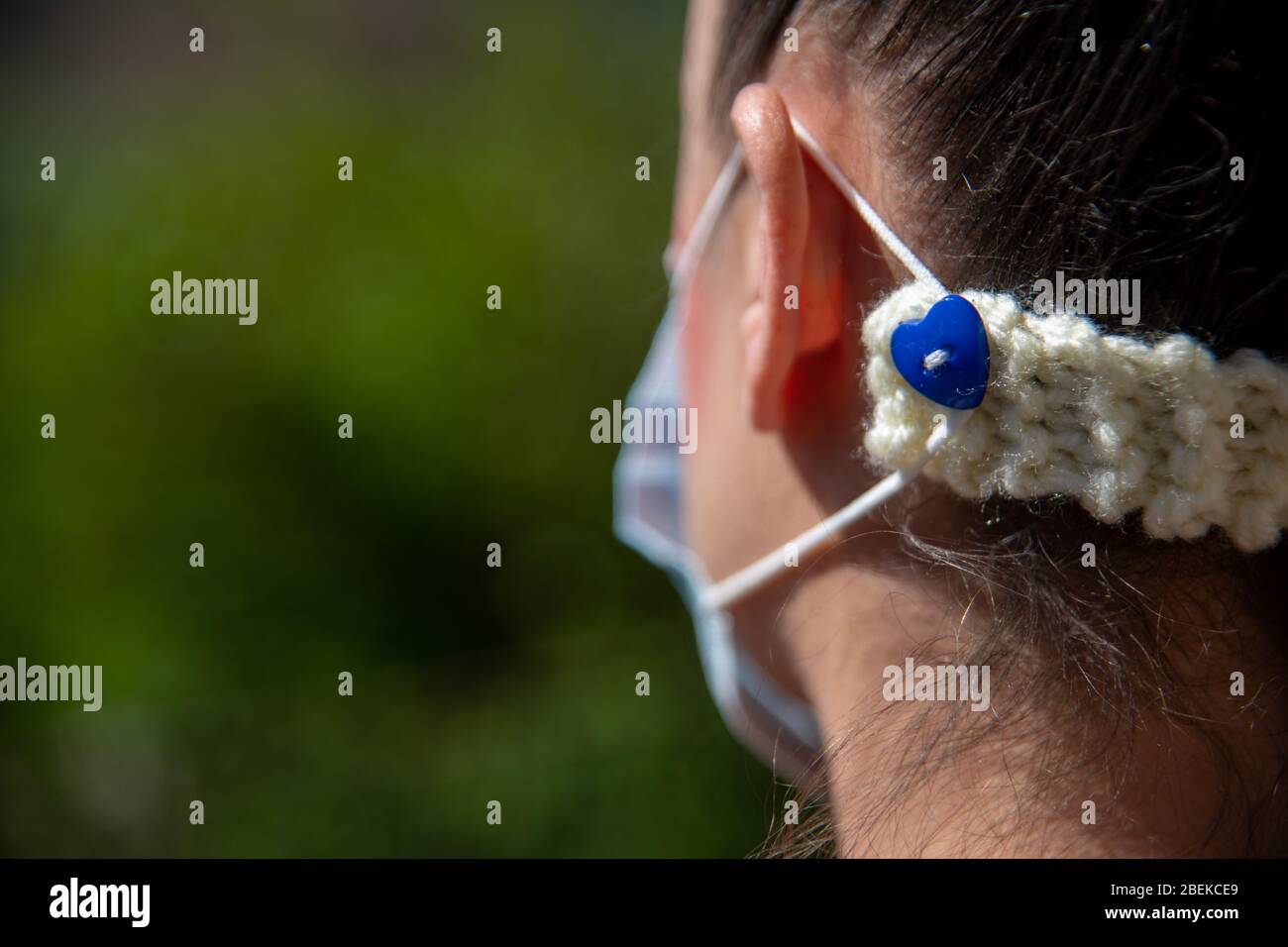 COVID-19 homemade DIY face mask with knitted back fastener to help ...