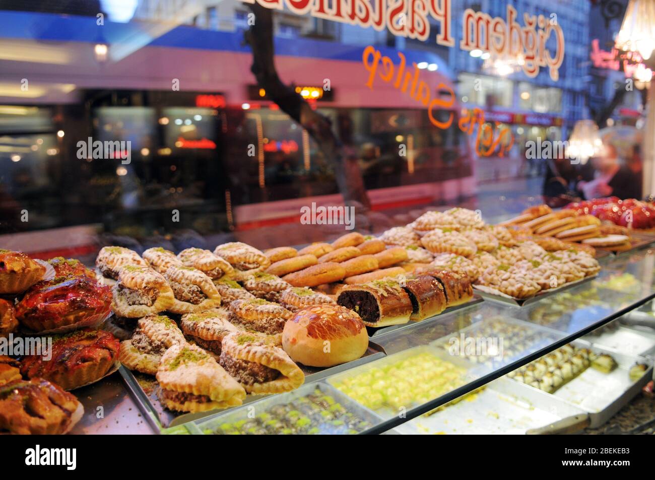 The turkish sweets in shopwindow in Istanbul Stock Photo - Alamy