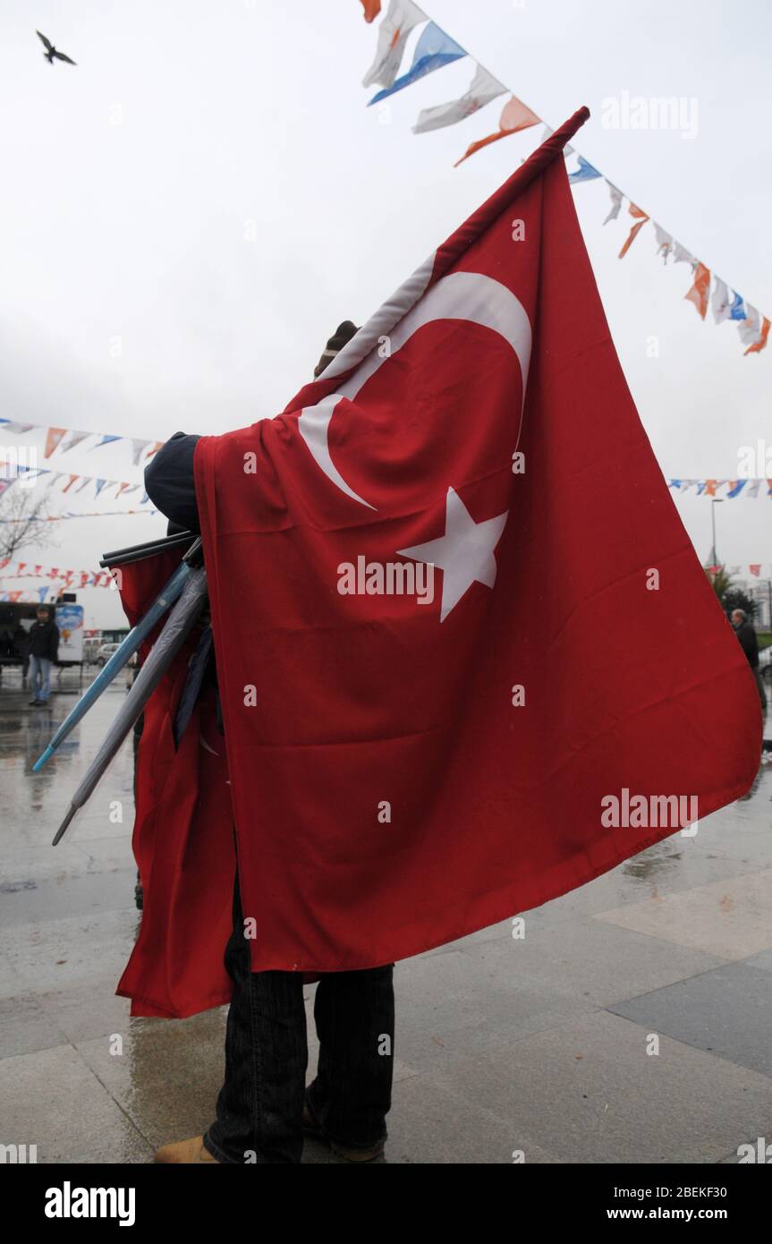 Turkish red flag hi-res stock photography and images - Alamy