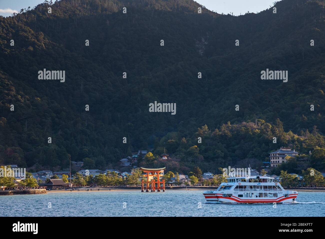 Torii gate giant torii gate hi-res stock photography and images - Alamy