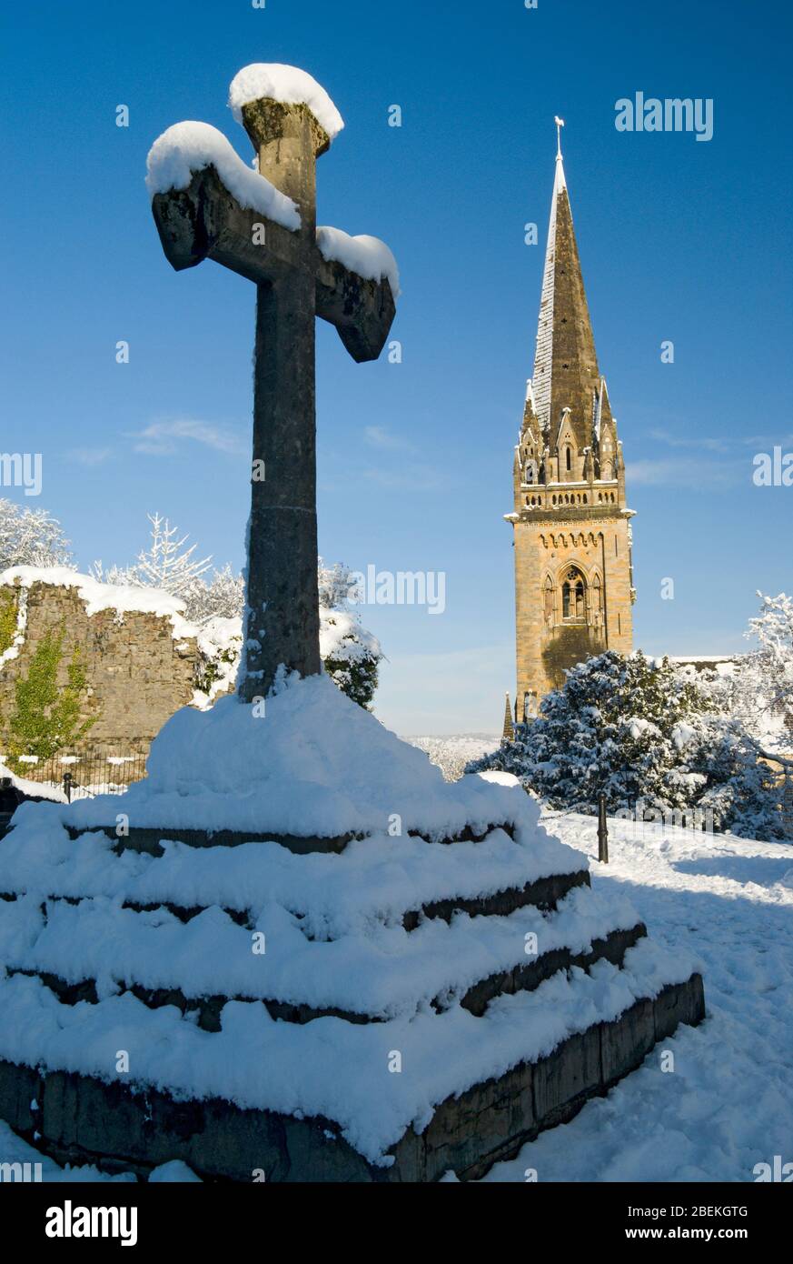 Snow llandaff cathedral cardiff winter trees cold wales hi-res stock ...