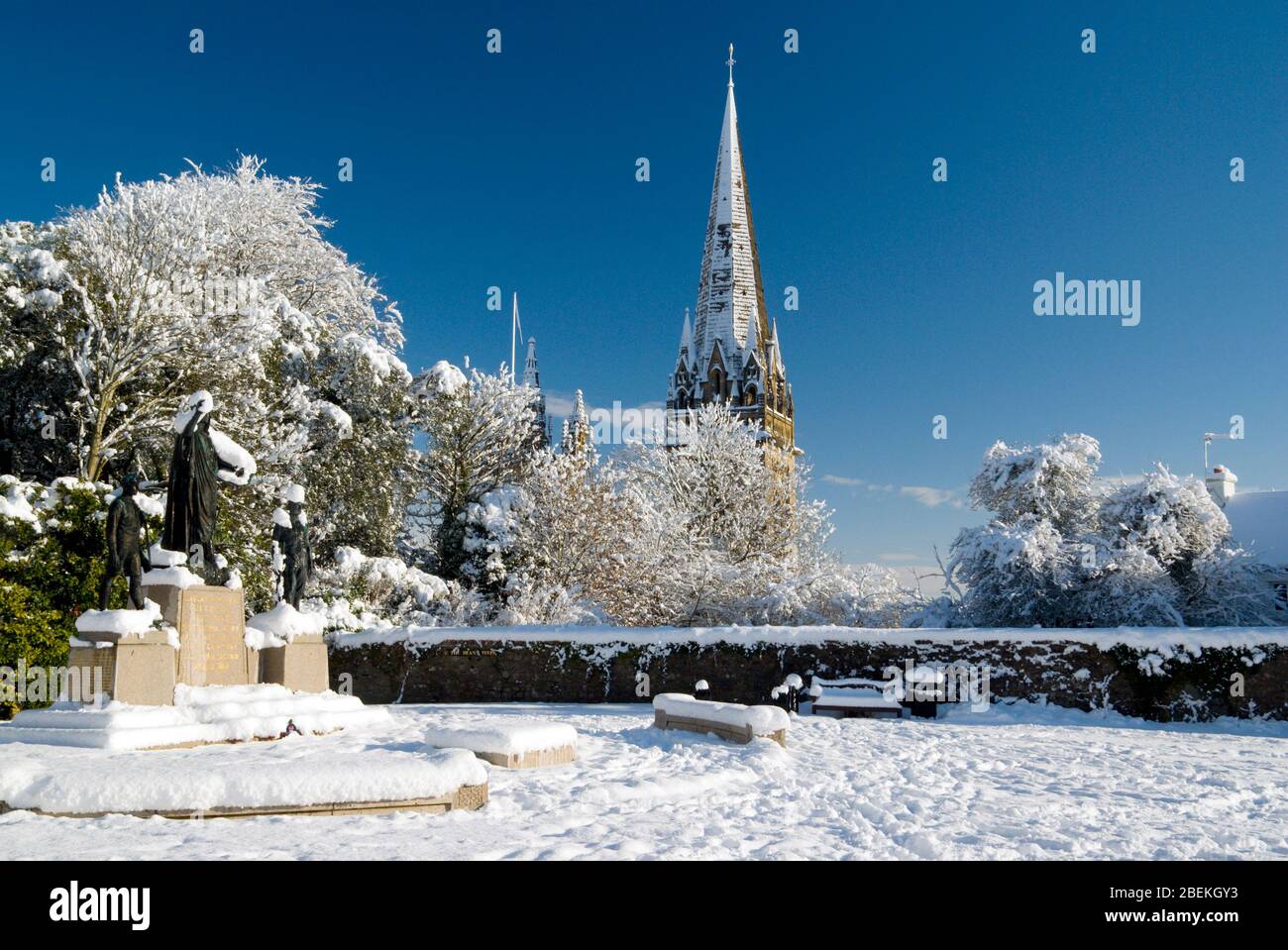 Snow llandaff cathedral cardiff winter trees cold wales hi-res stock ...