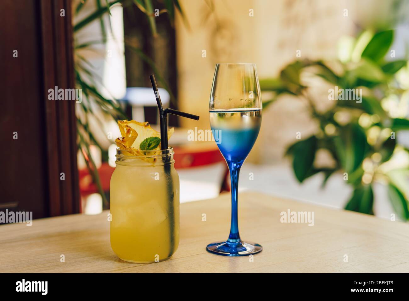 Cocktail table hi-res stock photography and images - Alamy