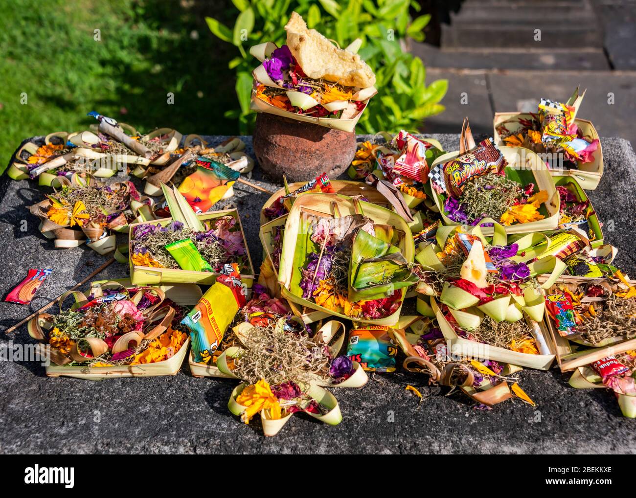 Balinese baskets hi-res stock photography and images - Alamy