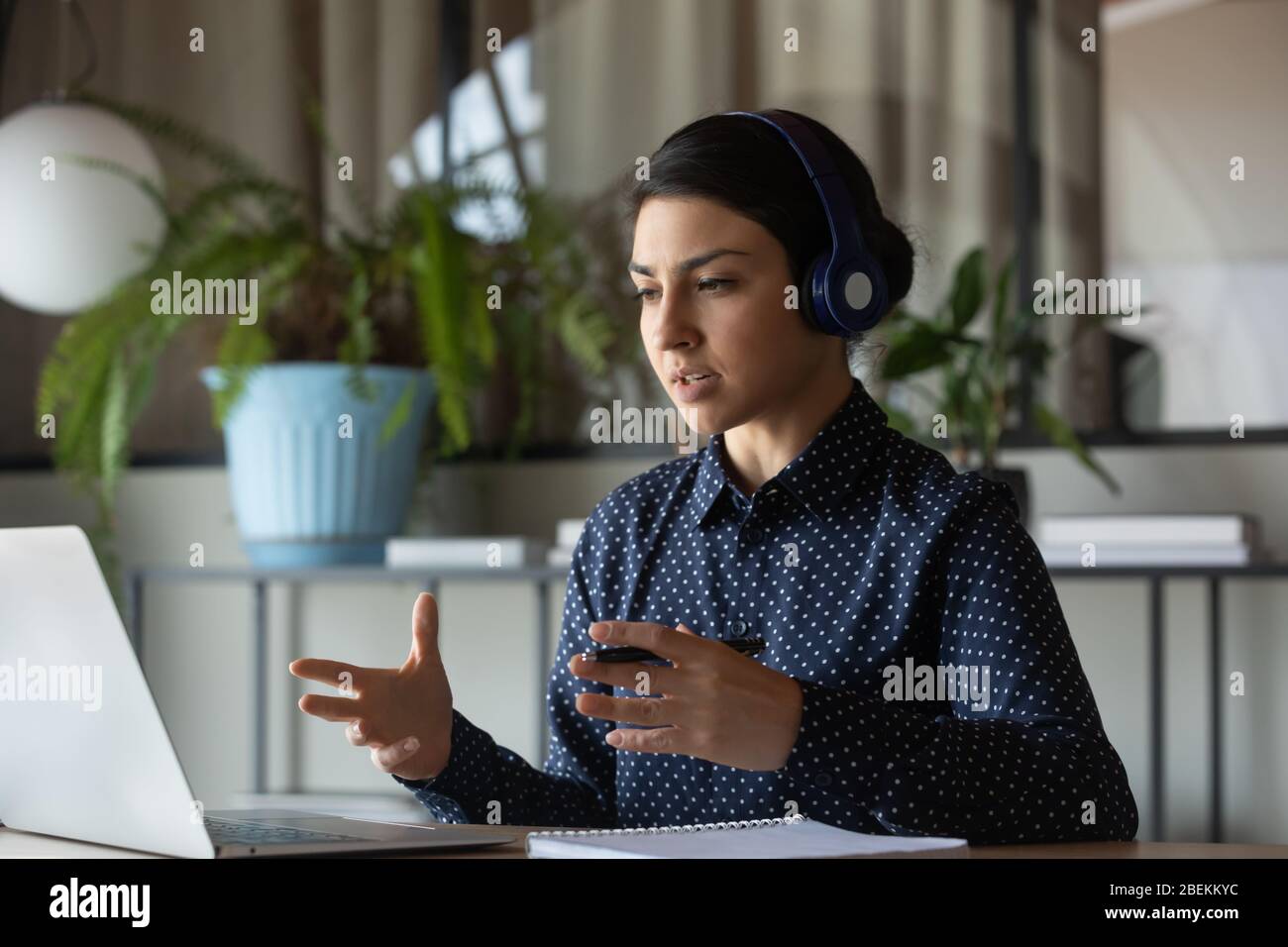 Indian female telemarketer hi-res stock photography and images - Alamy