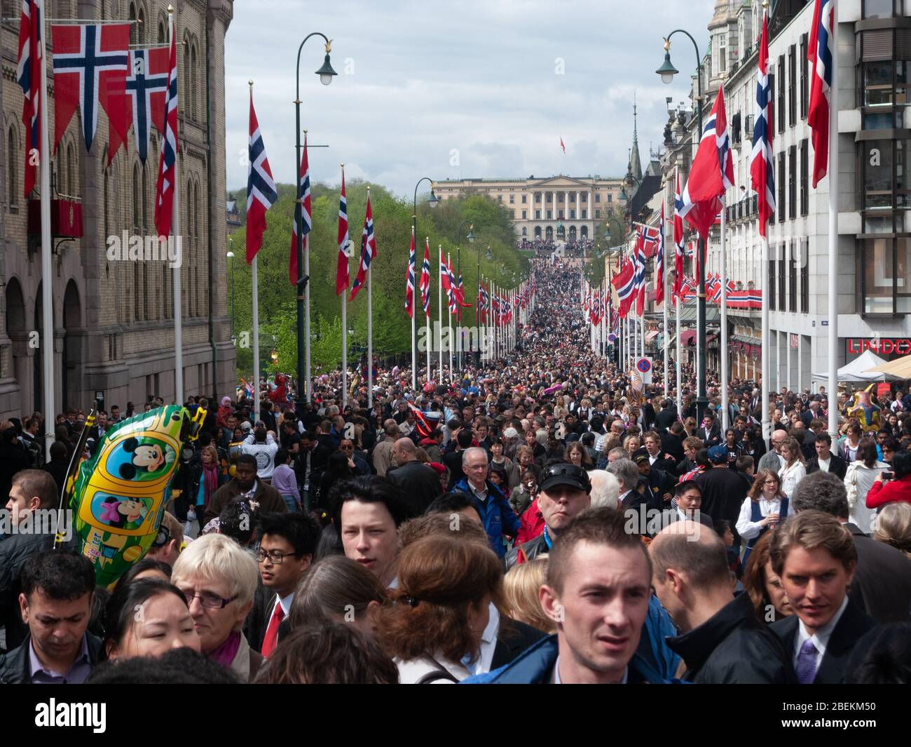Norway day traditional dress hi-res stock photography and images - Alamy