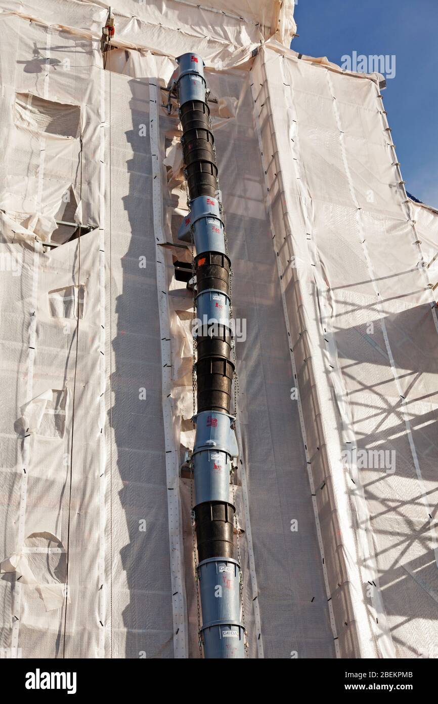 Pipe burst house hi-res stock photography and images - Alamy