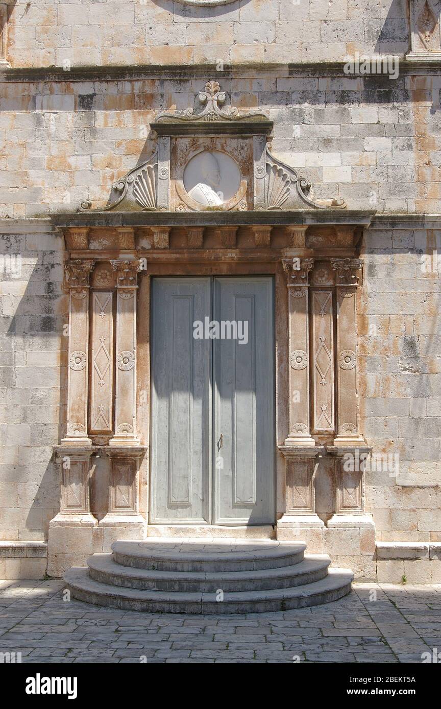 old streets of Stari Grad Croatia Stock Photo - Alamy