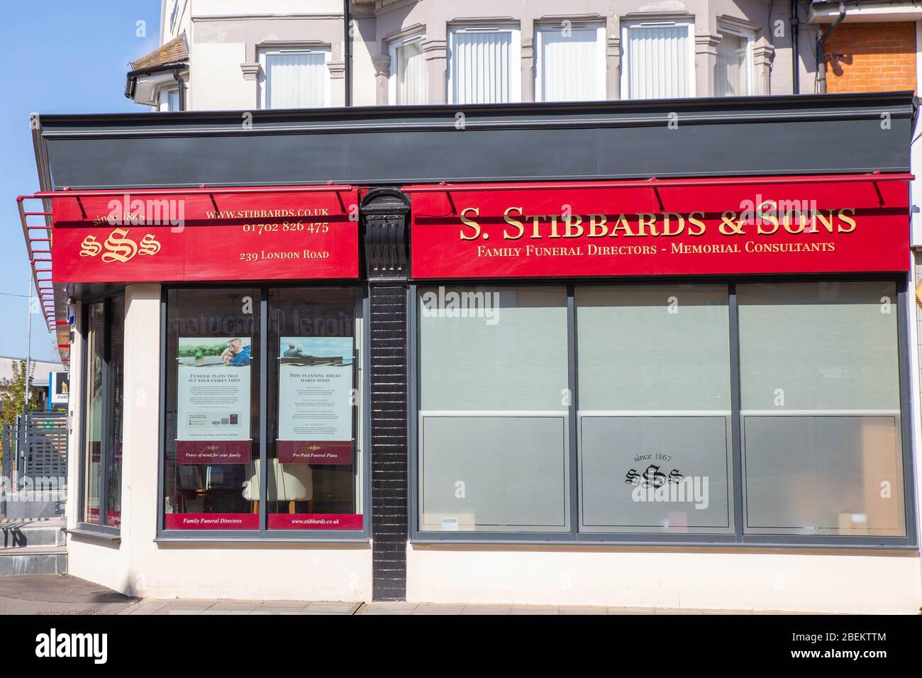 Funeral directors shop hi-res stock photography and images - Alamy