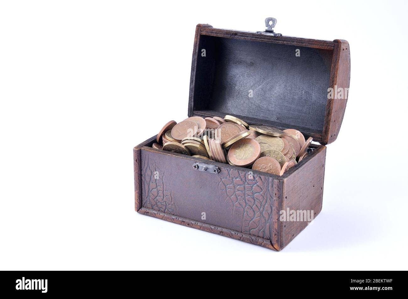 Open treasure chest gold coins Cut Out Stock Images & Pictures - Alamy