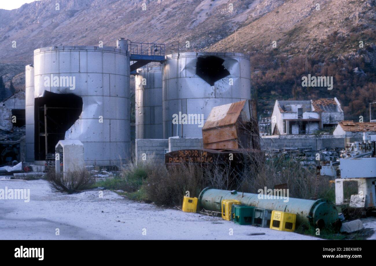 Dubrovnik war damage hi-res stock photography and images - Alamy