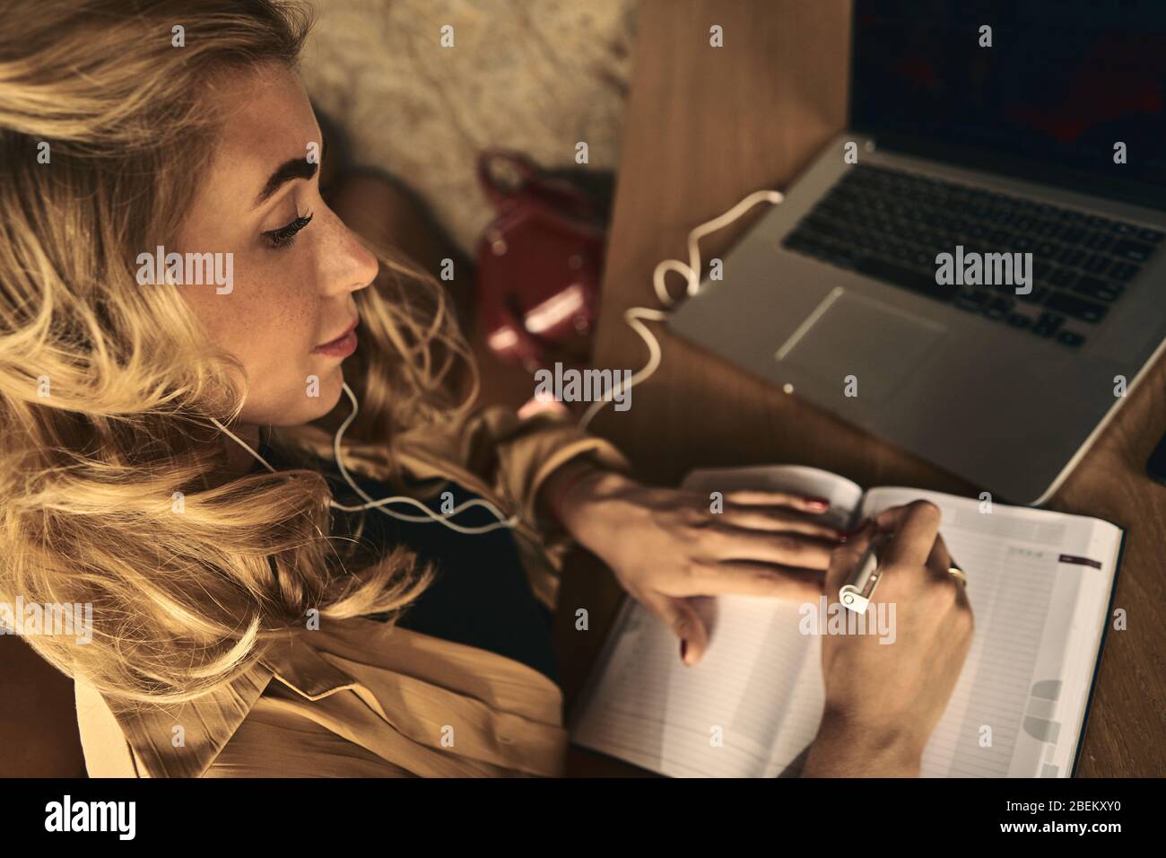 Woman use computer at cafe Stock Photo - Alamy