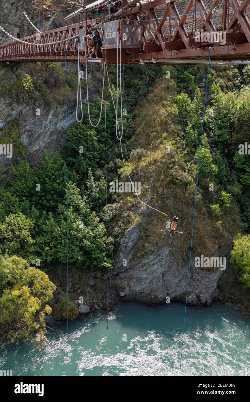 Bungy jumping from the Kawarau Gorge suspension bridge, near Queenstown ...
