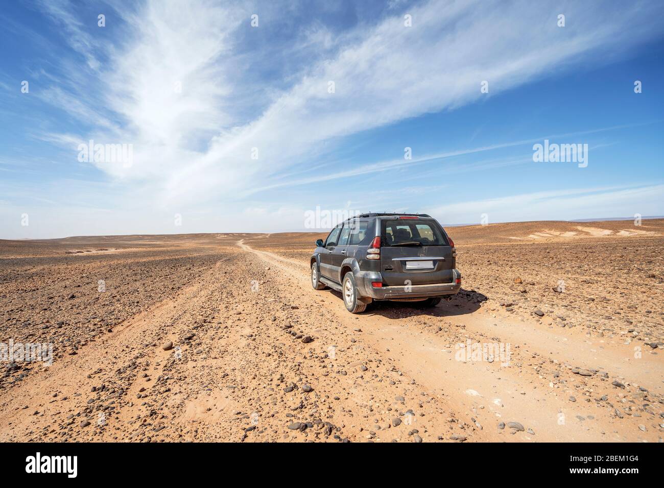 Car driving desert landscape hi-res stock photography and images - Alamy
