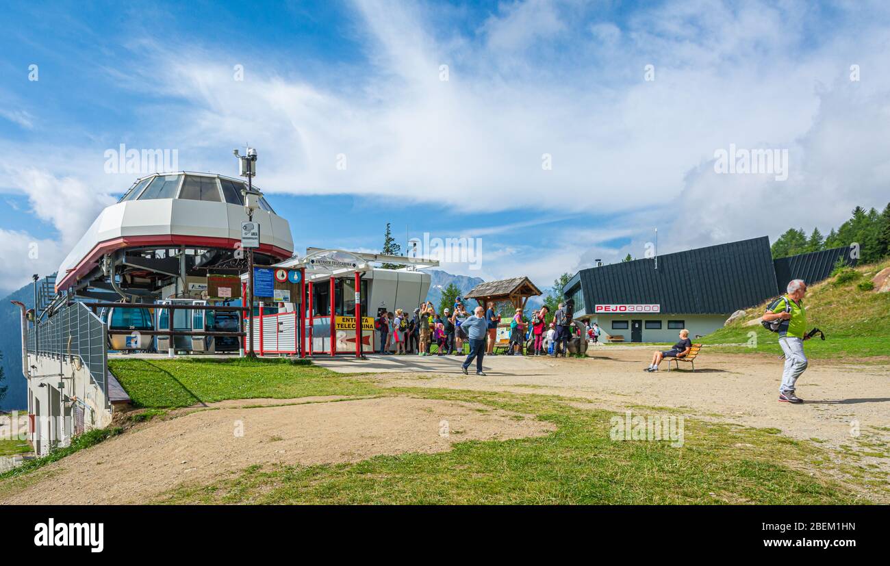 Cableway of Pejo 3000: The modern cable-way that reaches an altitude of ...