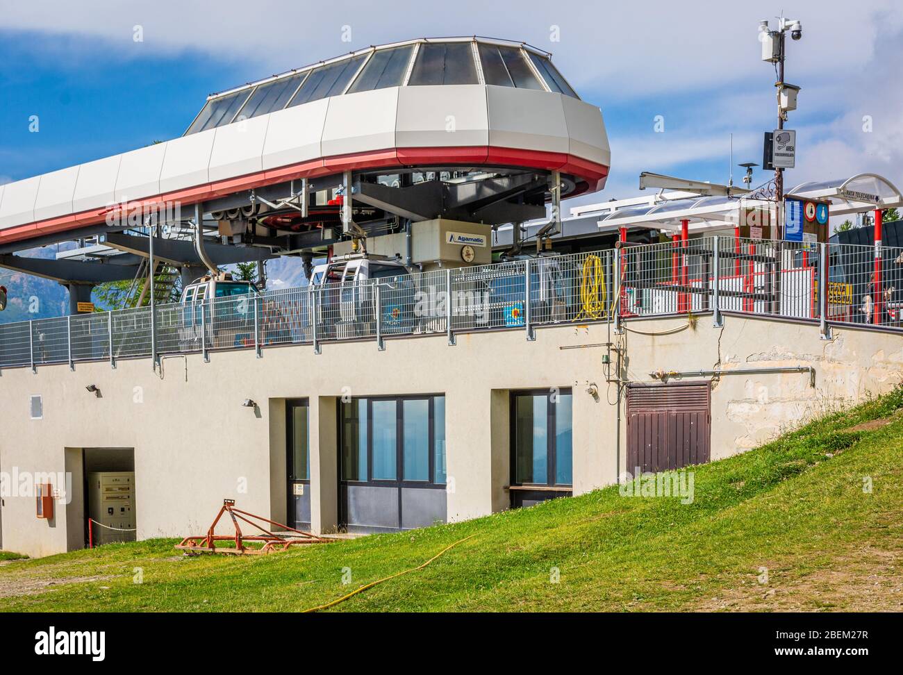Cableway of Pejo 3000: The modern cable-way that reaches an altitude of ...