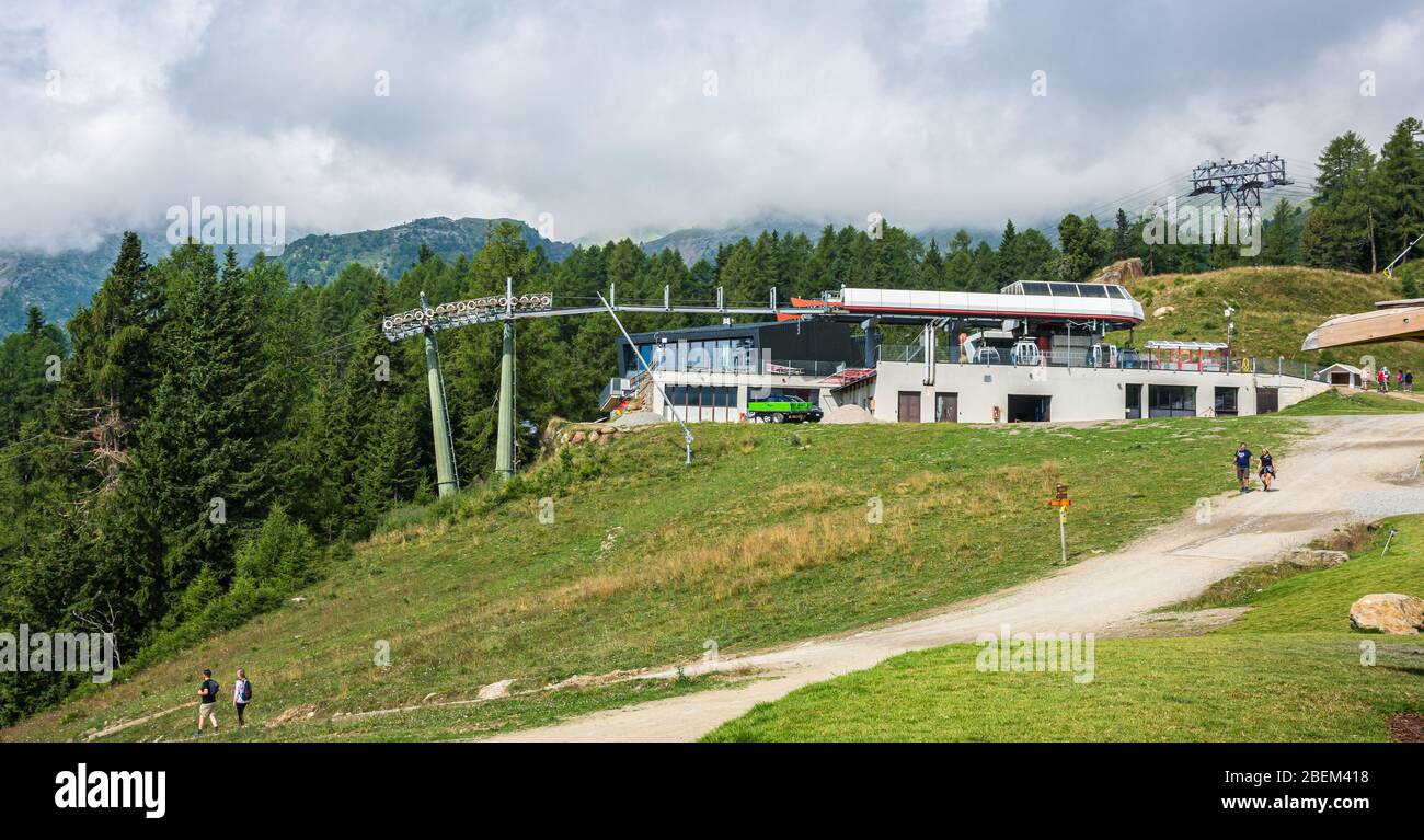 Cableway of Pejo 3000: The modern cable-way that reaches an altitude of ...