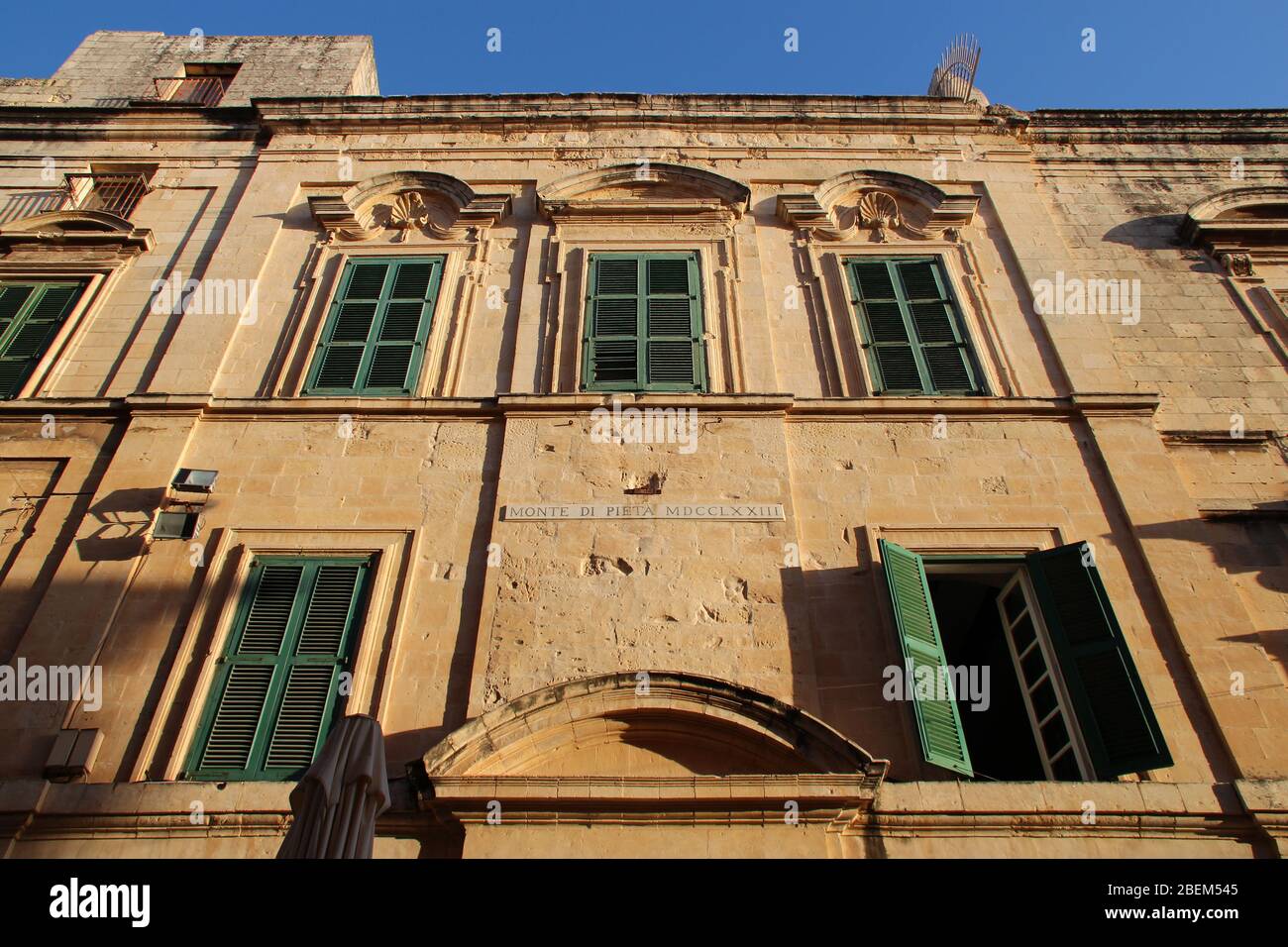 stone palace in valletta in malta Stock Photo - Alamy