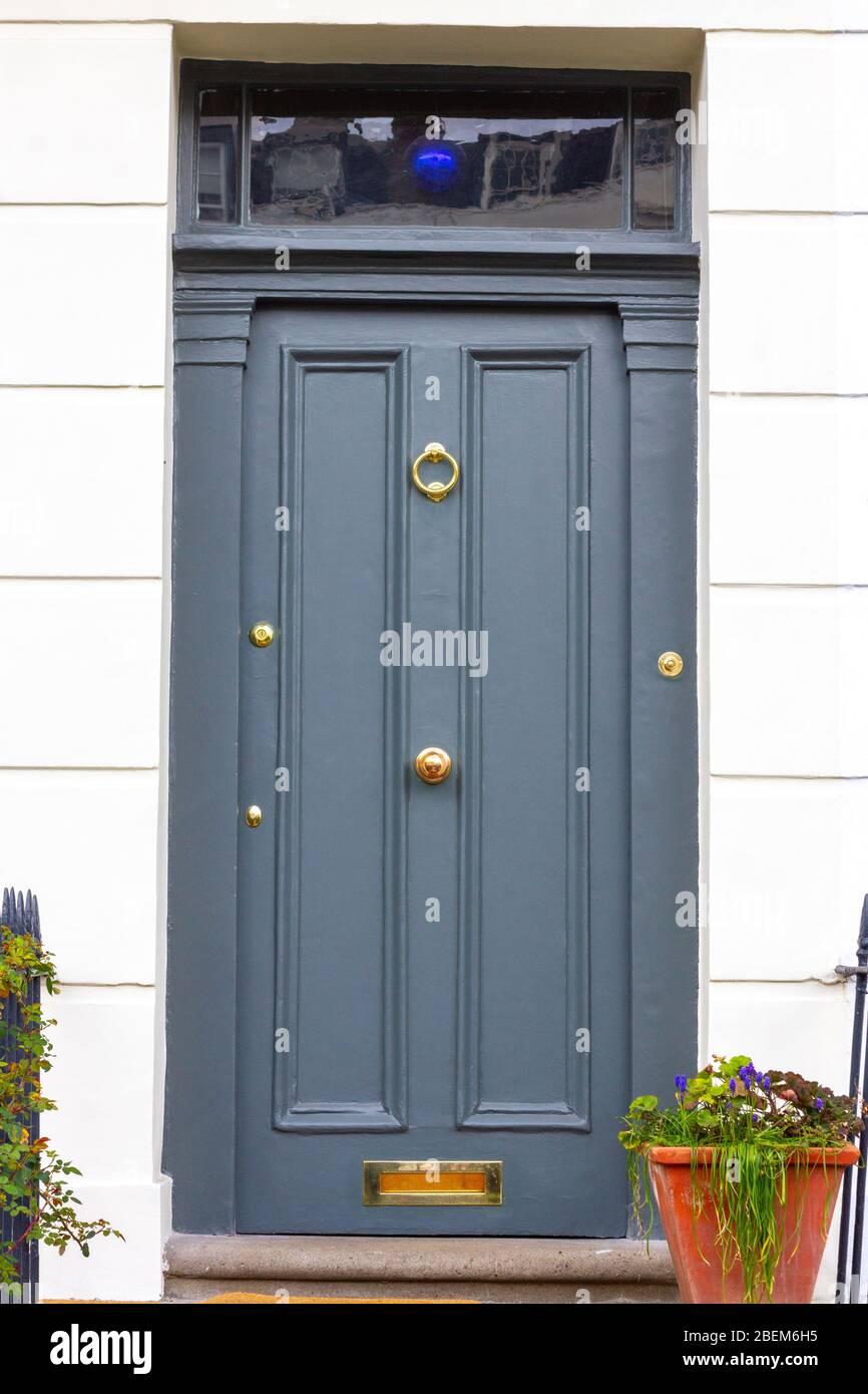 Front door uk grey hi-res stock photography and images - Alamy