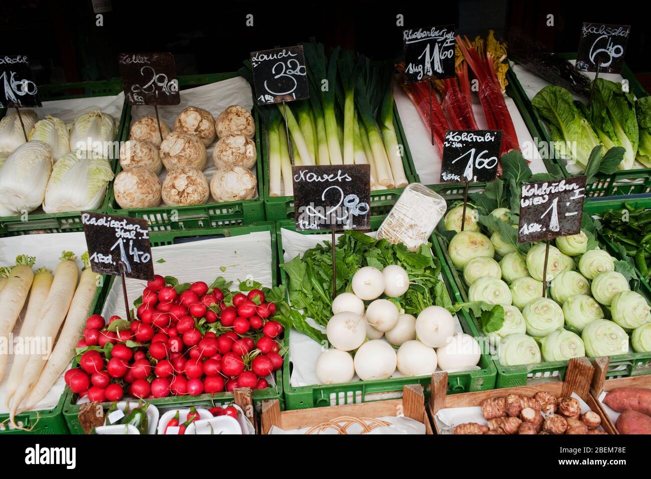 Vienne food market hi-res stock photography and images - Alamy