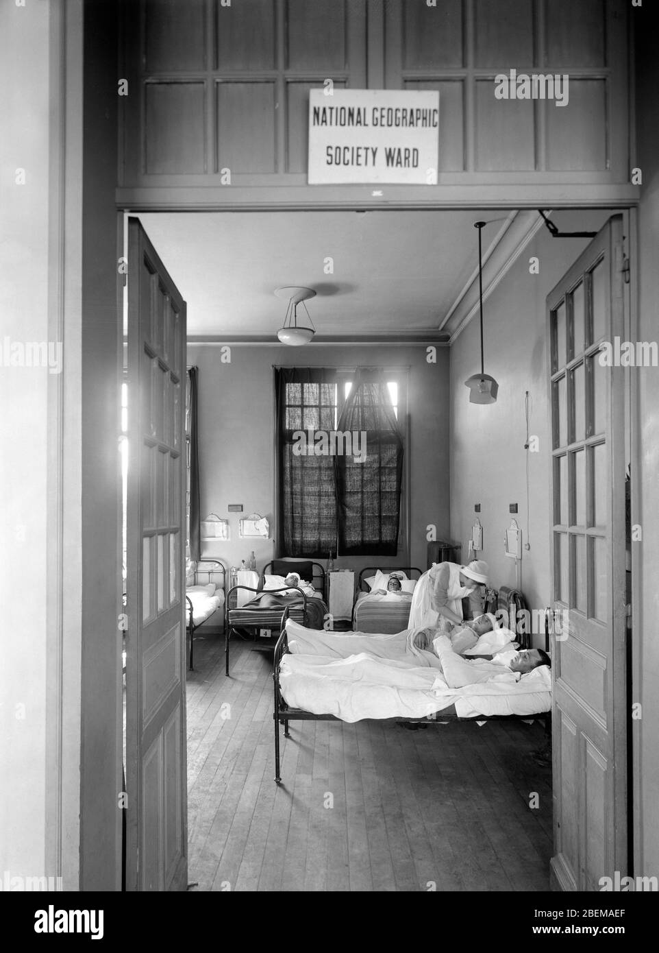 Ward hospital france hi-res stock photography and images - Alamy