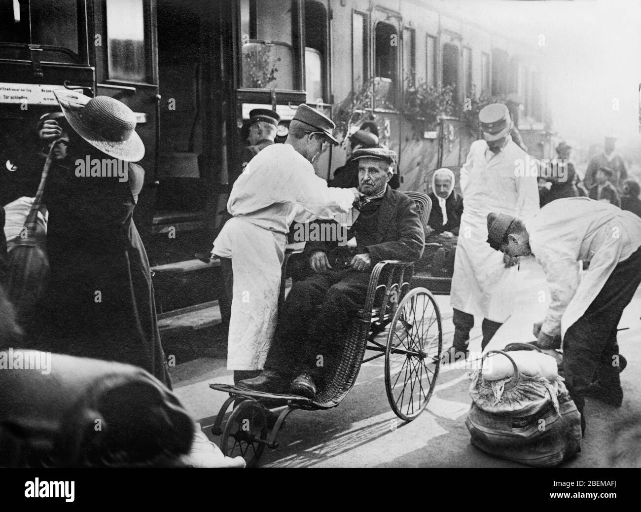 Red cross station world war i hi-res stock photography and images - Alamy