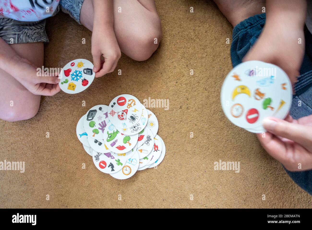 Dobble game children hi-res stock photography and images - Alamy