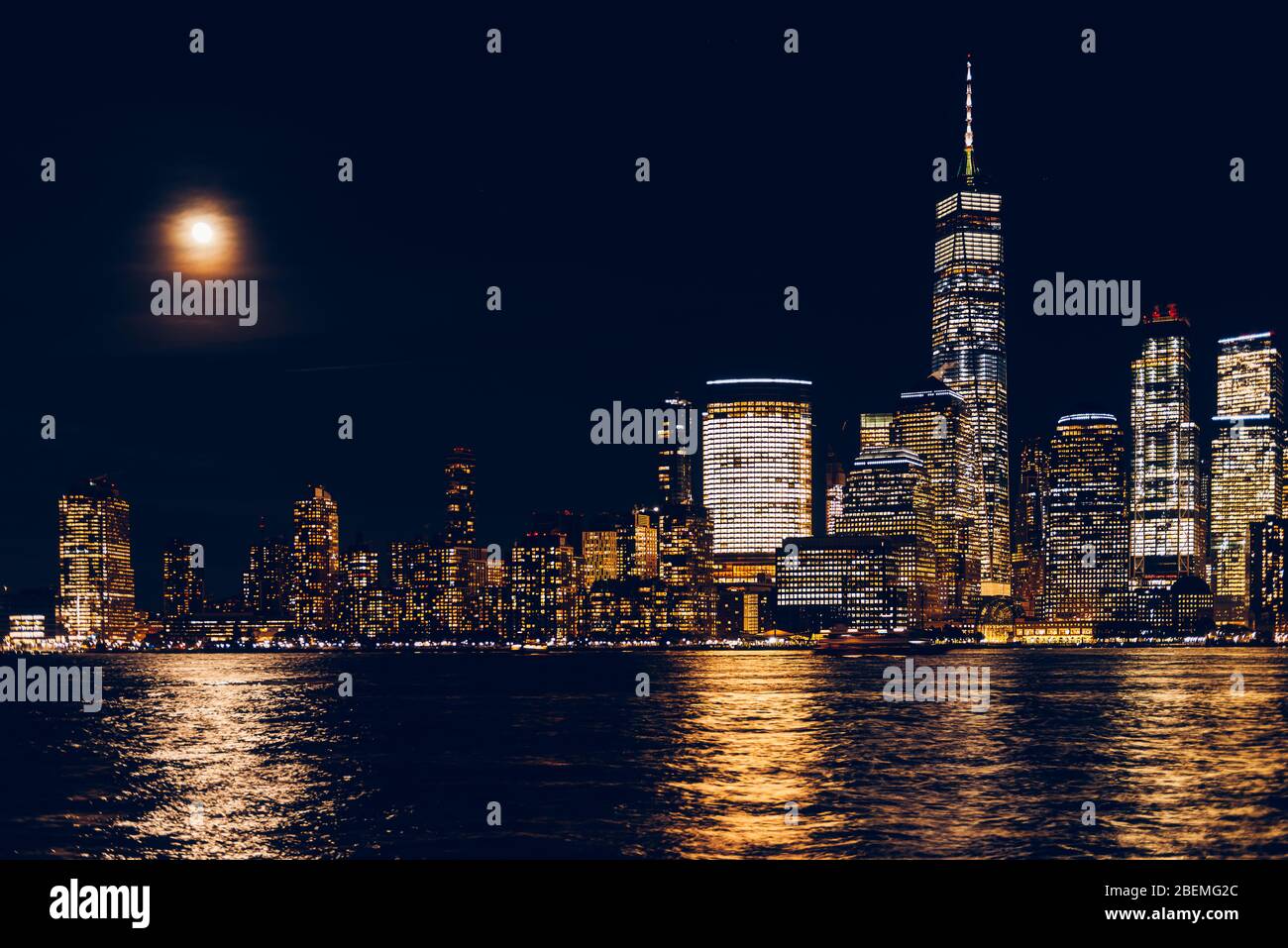 Amazing panorama view on New York City skyline and Downtown Manhattan ...