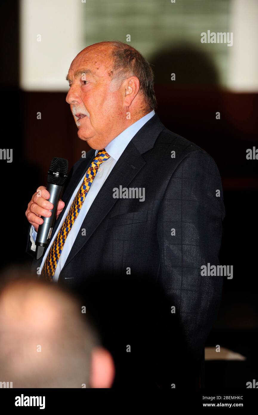 Jimmy greaves milan hi-res stock photography and images - Alamy