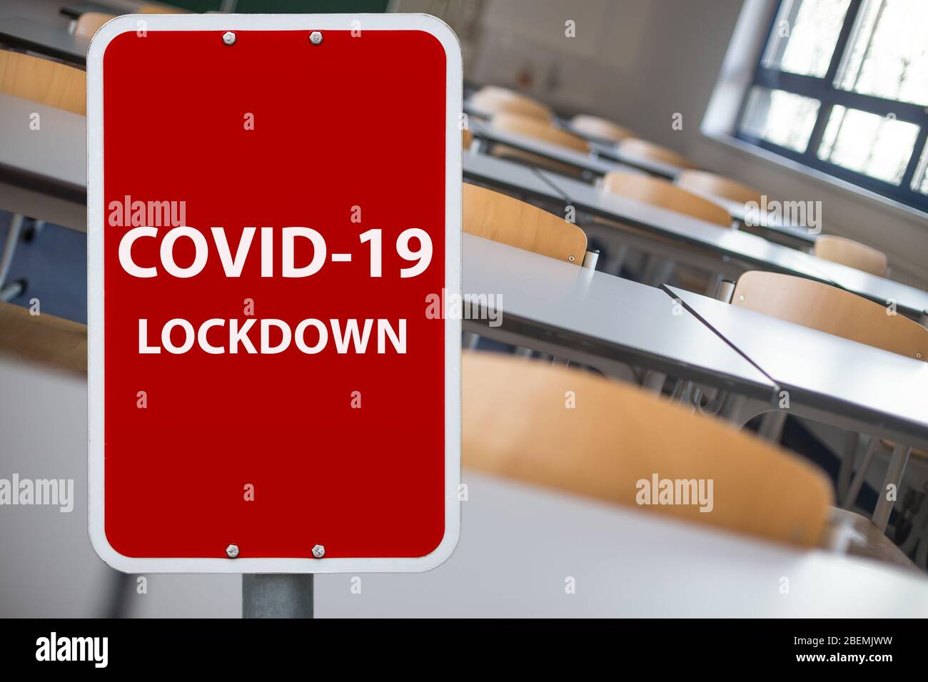 empty classroom covid-19 lockdown sign Stock Photo - Alamy