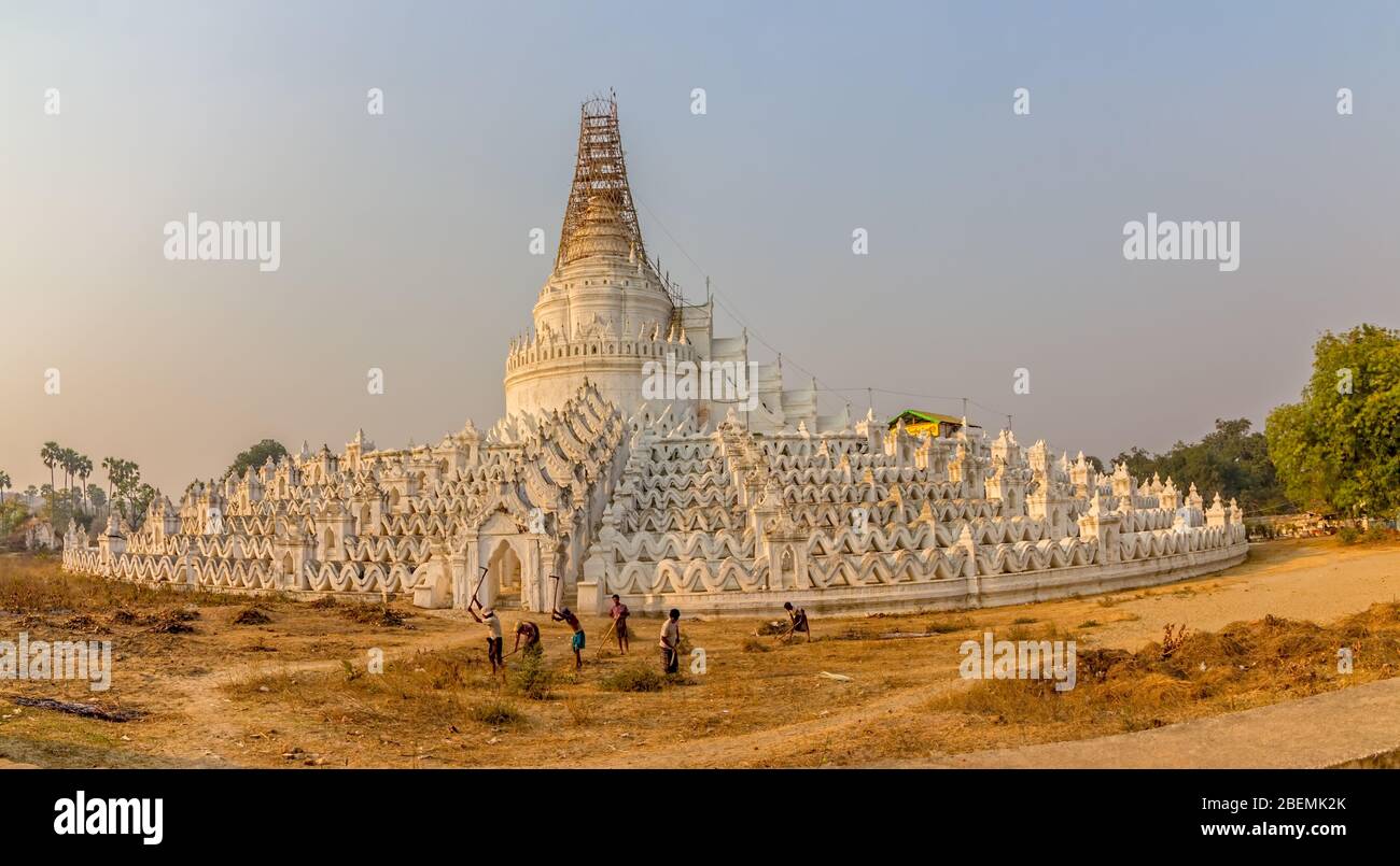Mandalay - Mingun pagoda Stock Photo - Alamy