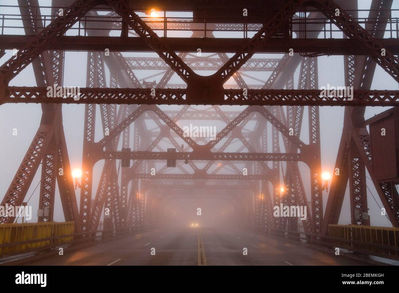 Bascule truss bridge hi-res stock photography and images - Alamy