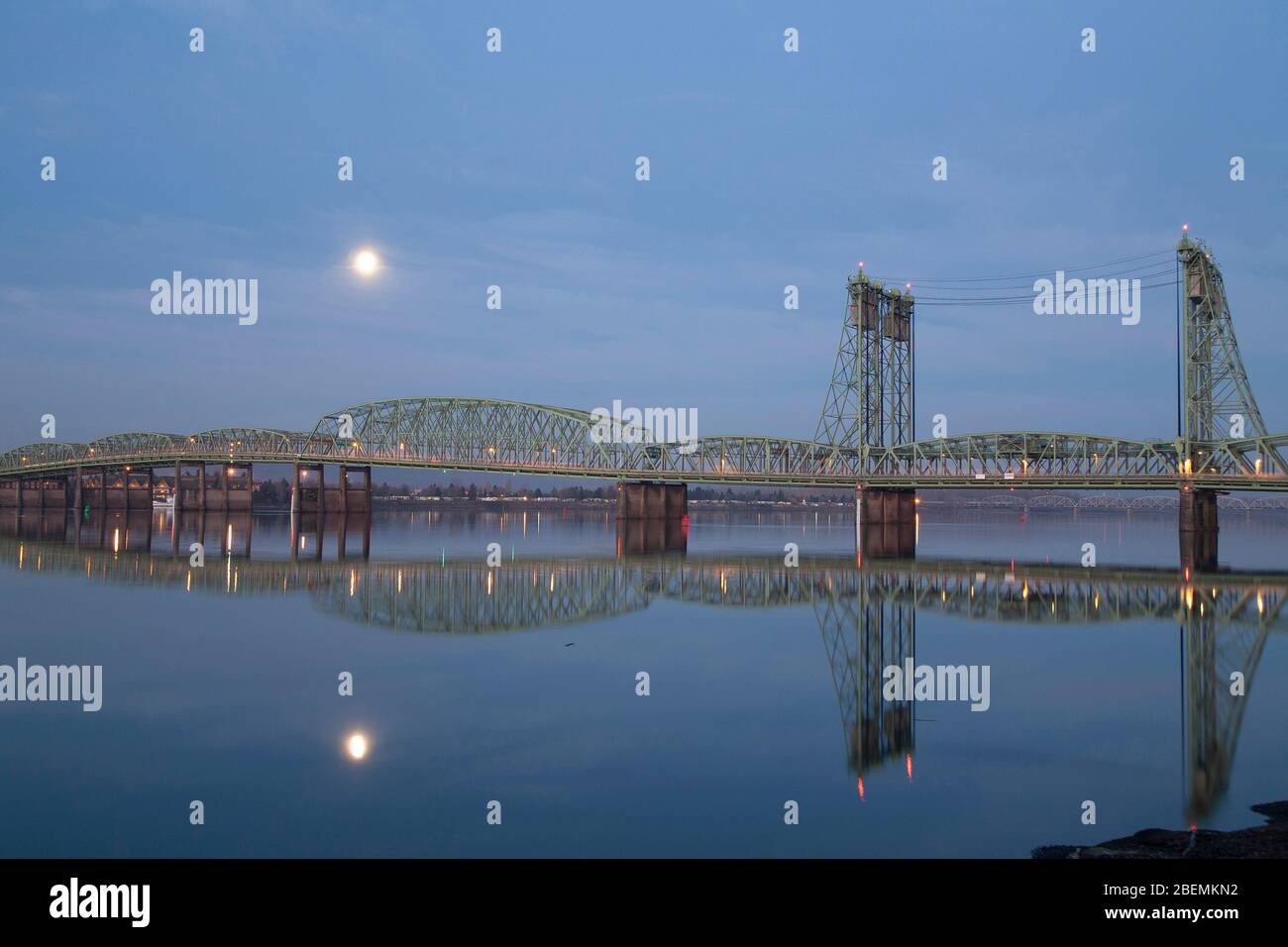 Interstate lift bridge over the Columia River between Portland Oregon ...