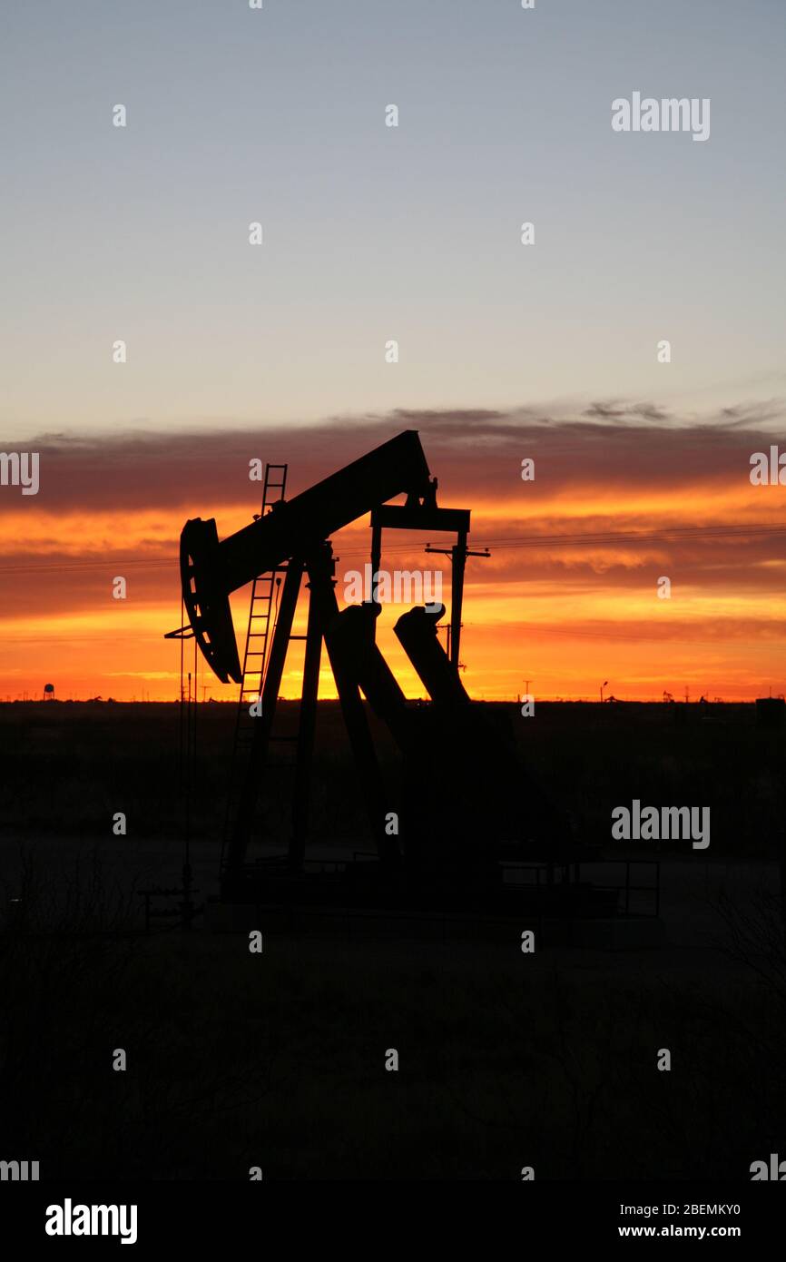 Petroleum basin hi-res stock photography and images - Alamy