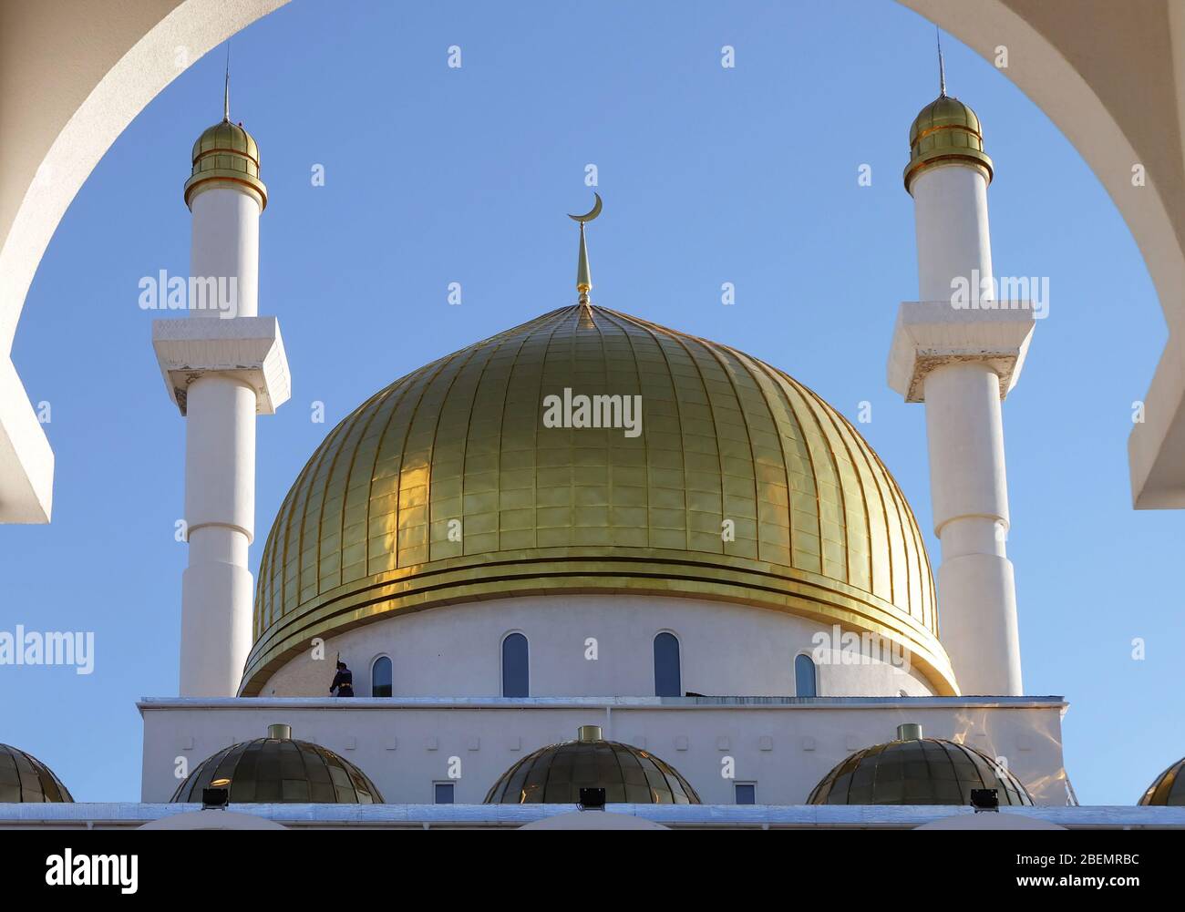 Half moon mosque hi-res stock photography and images - Alamy