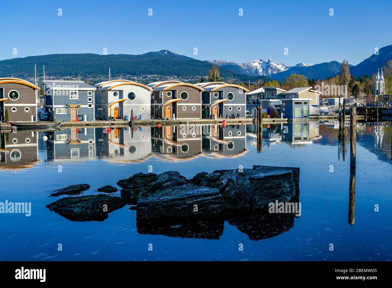Float homes north vancouver hi-res stock photography and images - Alamy