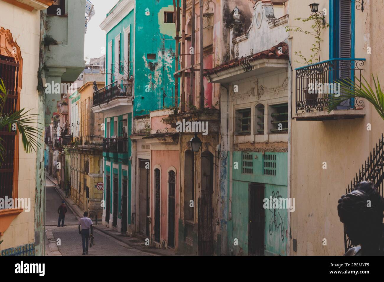Colorful Cuban Alleyway Stock Photo - Alamy