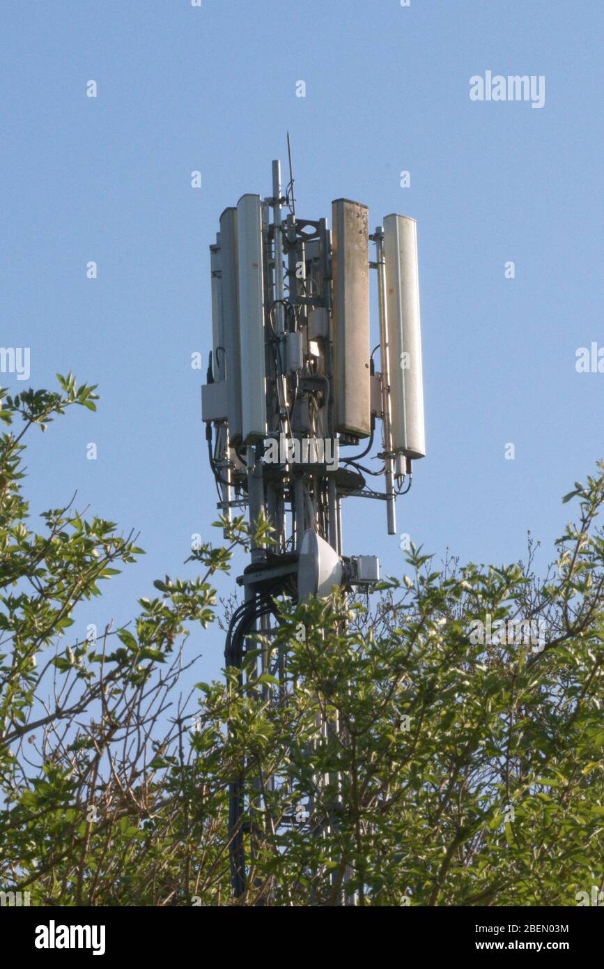 5g tower uk hi-res stock photography and images - Alamy
