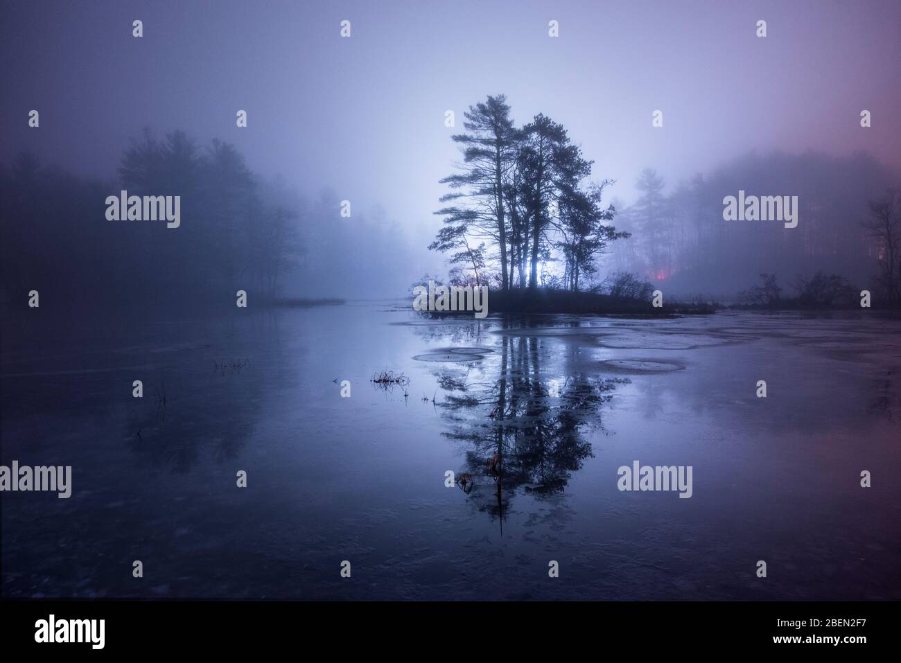Frozen lake night hi-res stock photography and images - Alamy