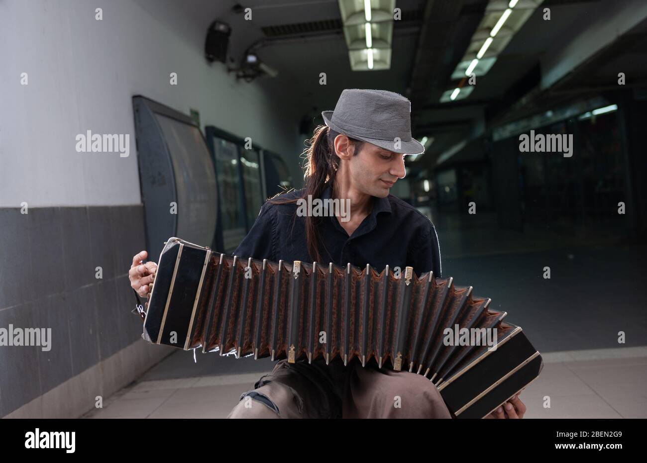 Emotional performer hi-res stock photography and images - Alamy