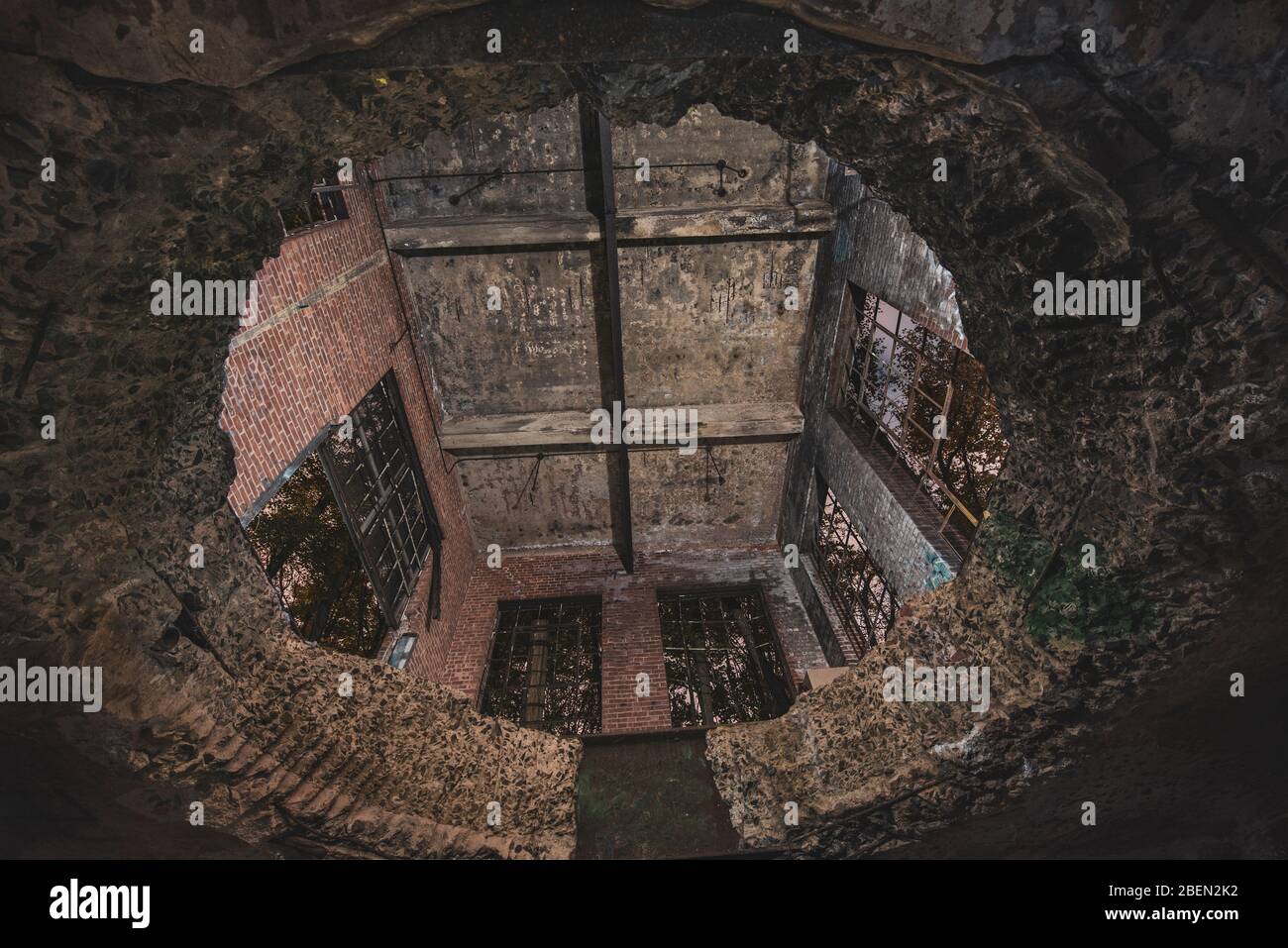 Old mill building hi-res stock photography and images - Alamy