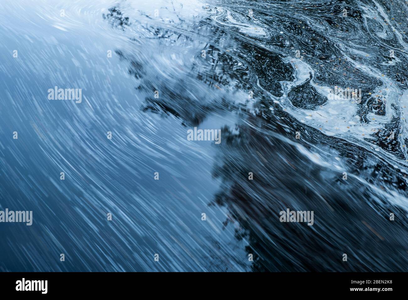 Slowly fall hi-res stock photography and images - Alamy