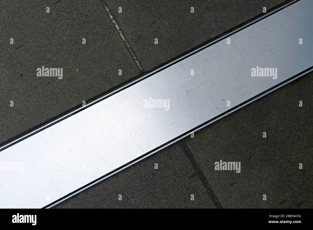 The Greenwich meridian line at the Royal Observatory, Greenwich, London ...