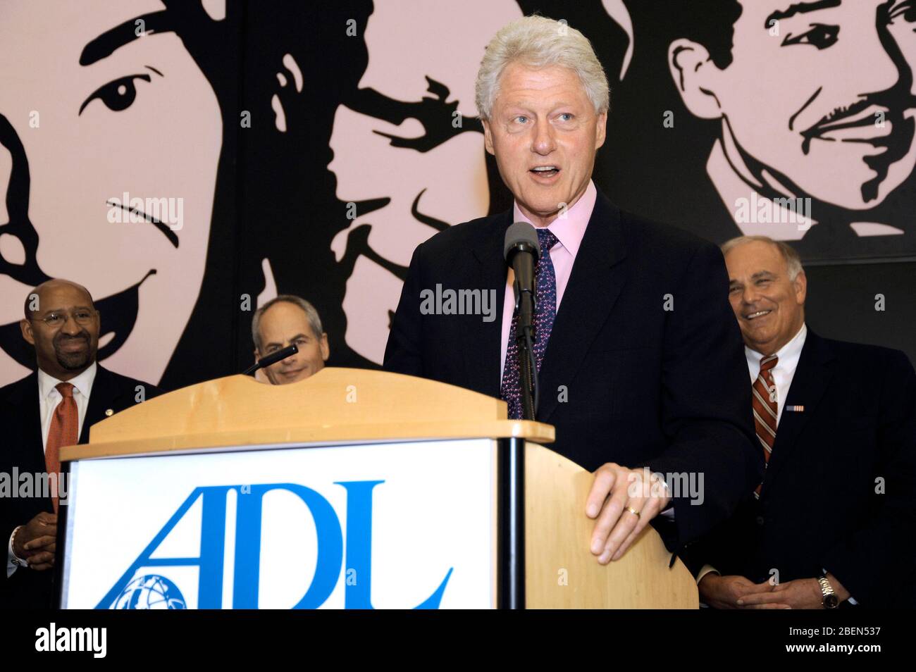 Former President Bill Clinton makes a speech at the Anti -Defamation ...