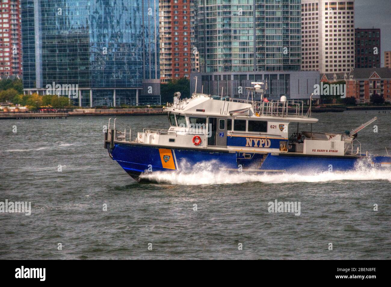 Nypd police boat hi-res stock photography and images - Alamy